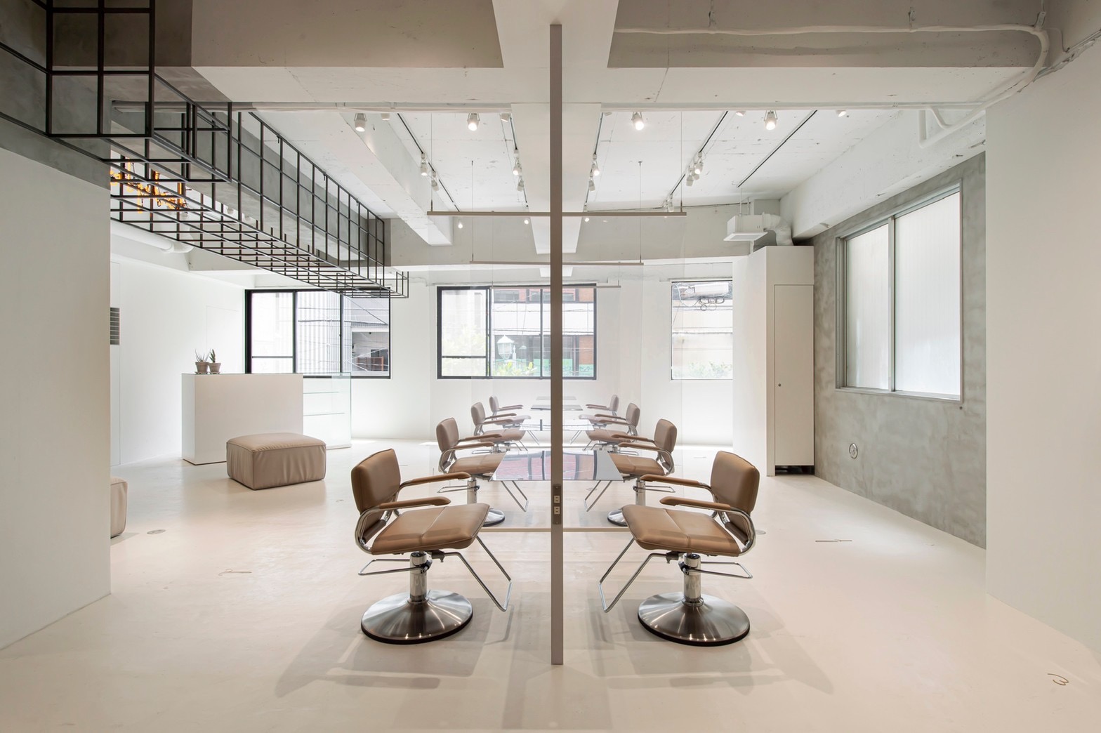 Louwe share salon 紹介 - Louwe share salon